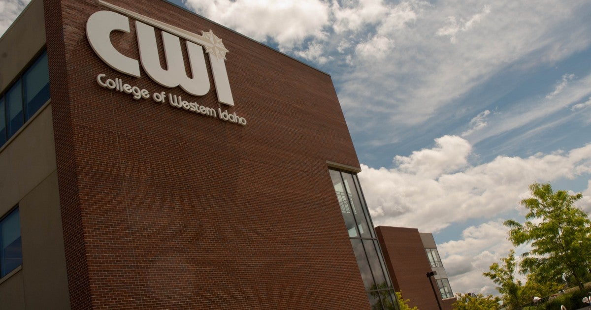 CWI Hosts Experts in Business of Sports | CWI